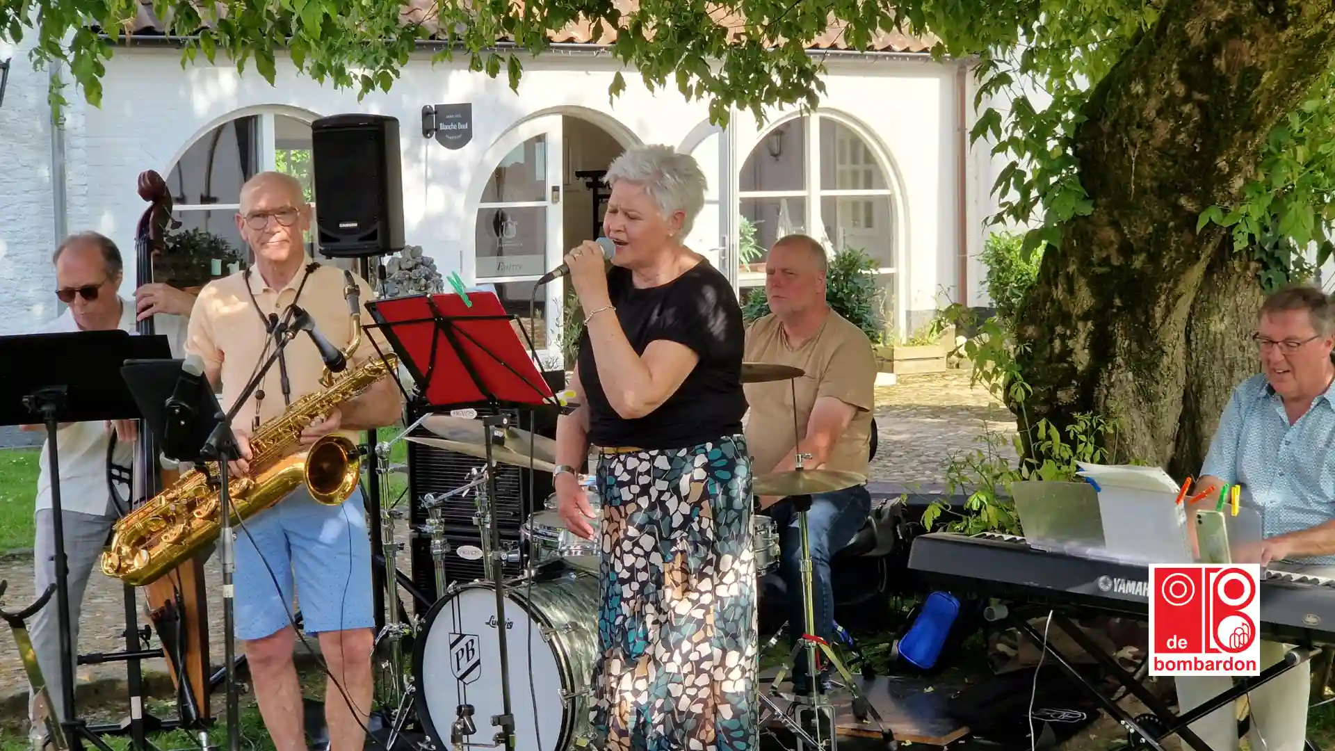 Grand Muziekcafe met Rogus Jazz Combo | De Bombardon